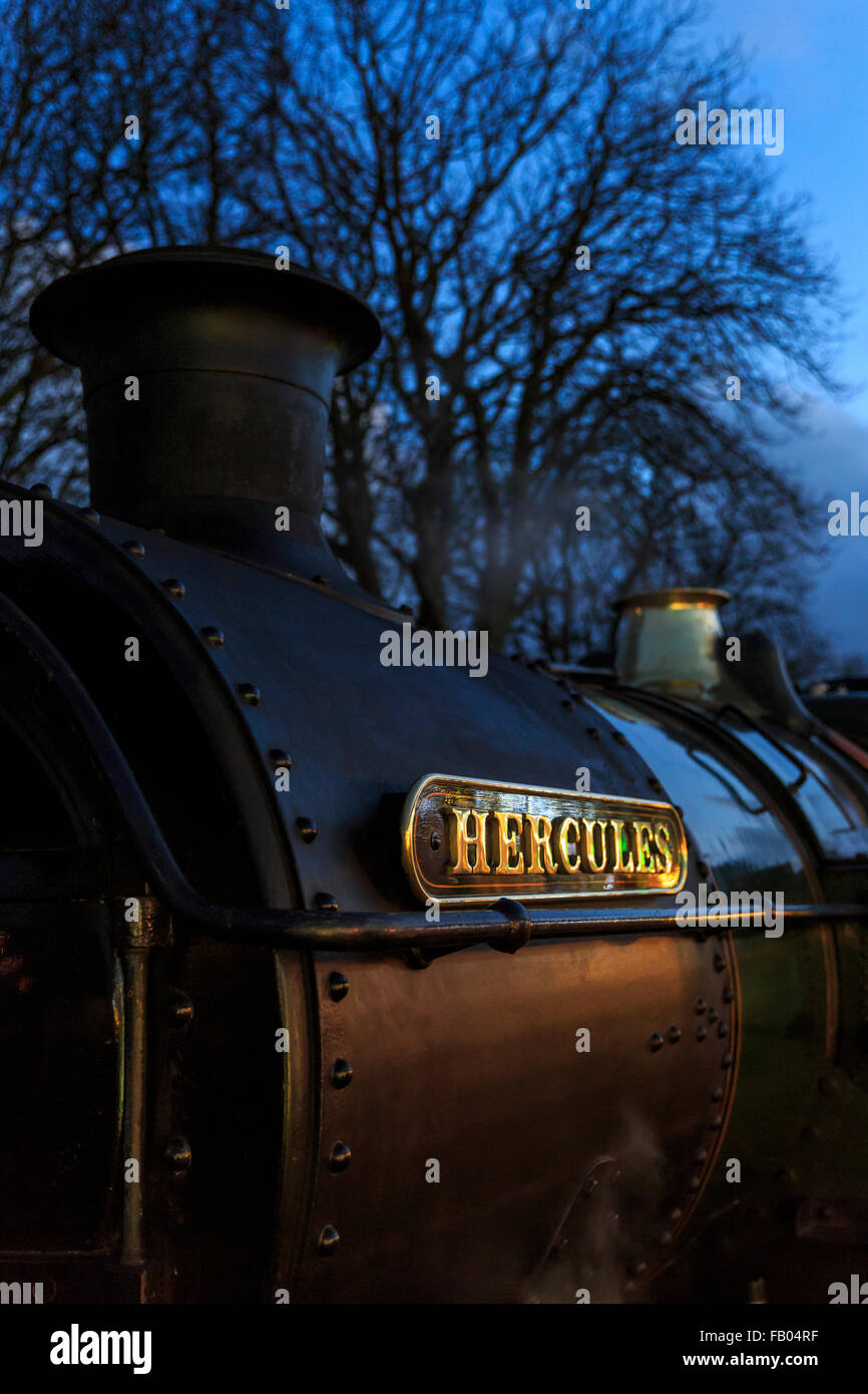 Typenschild und Rauch-Box von 4277 Hercules Dampflokomotive im Paignton ...