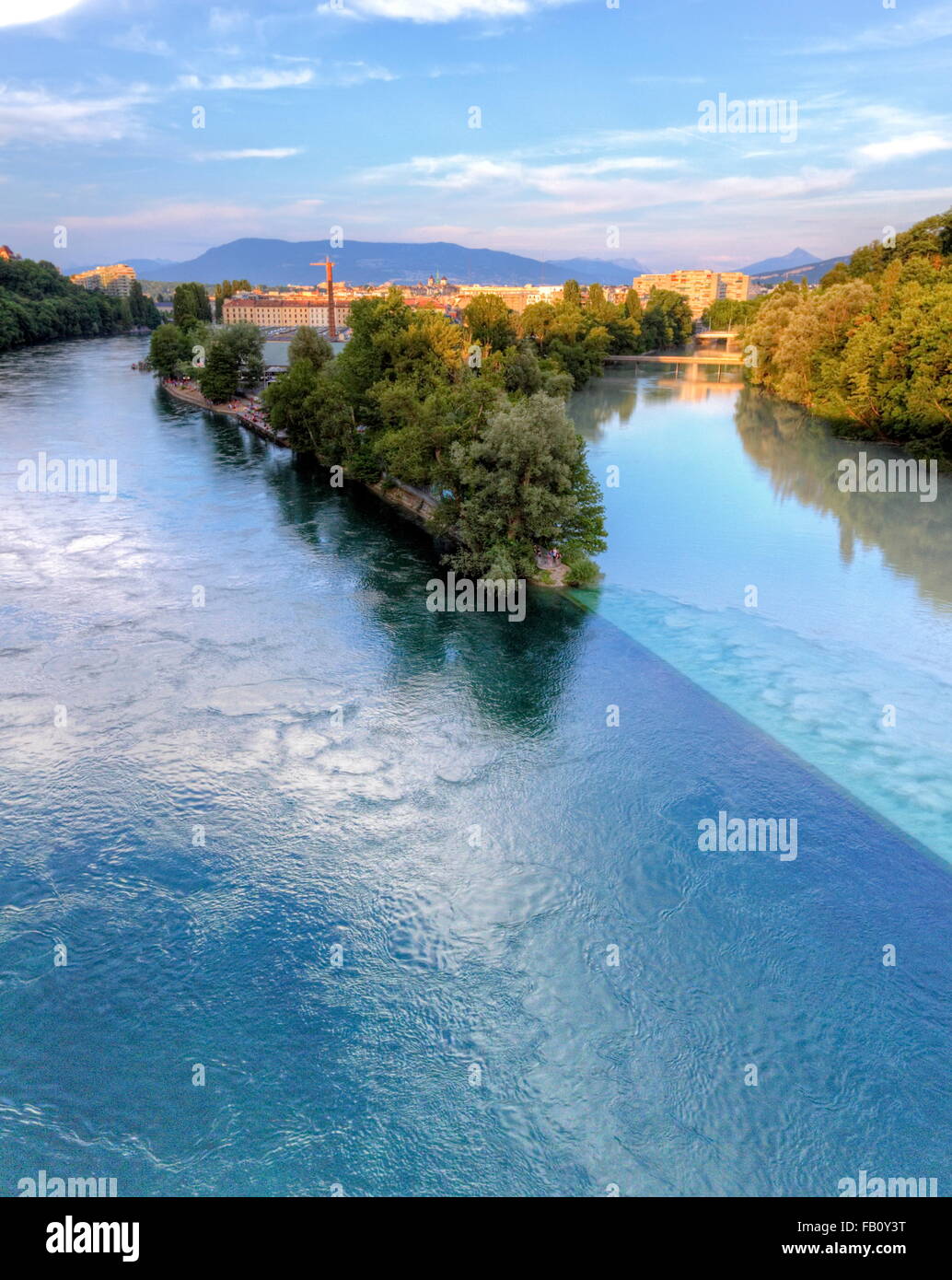 Zusammenfluss der arve rhone -Fotos und -Bildmaterial in hoher ...
