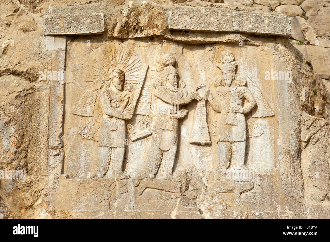 Befreiung von Sassanidenreich, Krönung, Einsetzung, Rock Gott Mithras ...