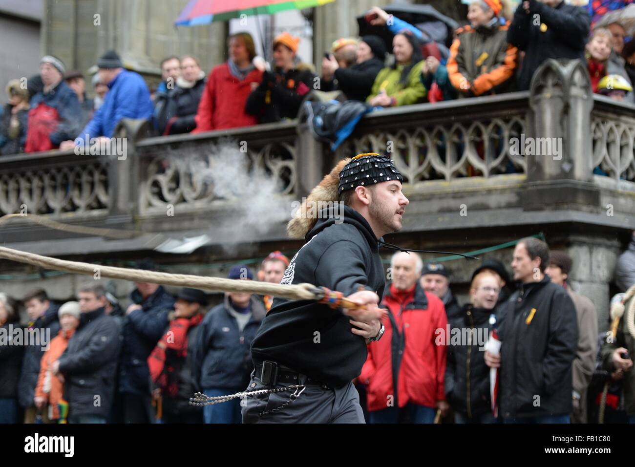 Überlingen, Deutschland. 6. Januar 2016. Philipp Waldvogel, verkleidet ...
