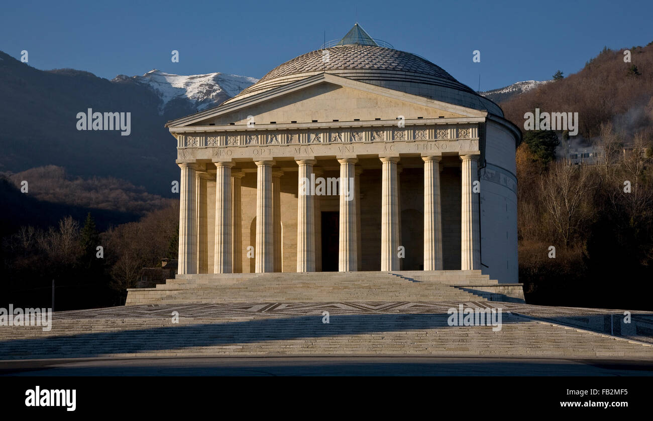 Possagno (Venetien), Tempel des Antonio Canova 1819-31 Stockfotografie ...