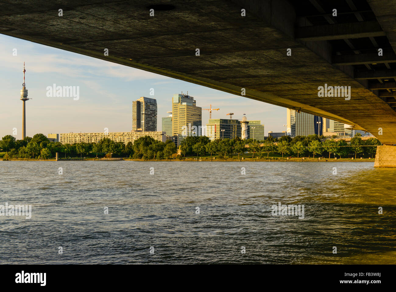 Donauturm, Wien, Donau-City Stockfotografie - Alamy