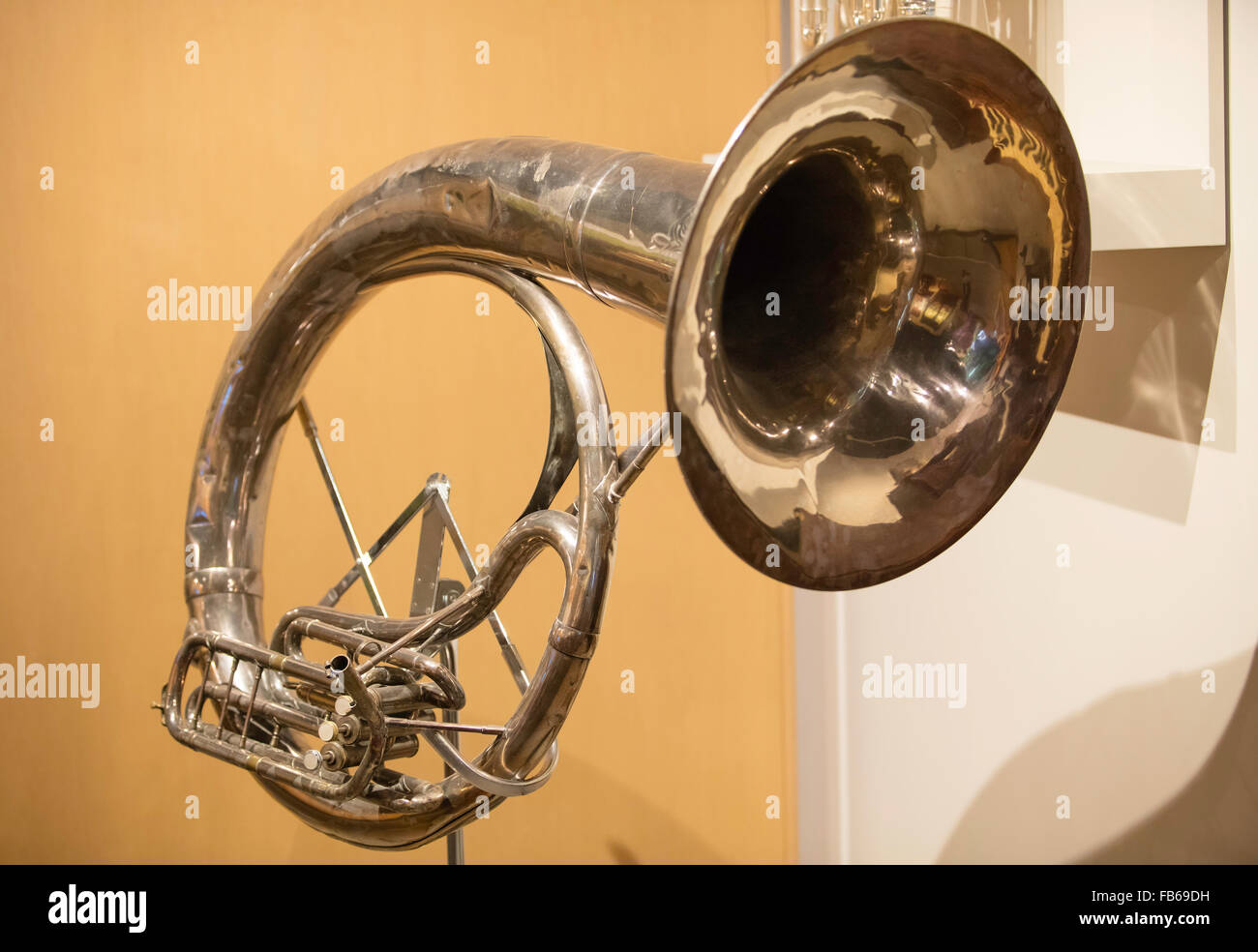 Tuba wind instrument -Fotos und -Bildmaterial in hoher Auflösung – Alamy