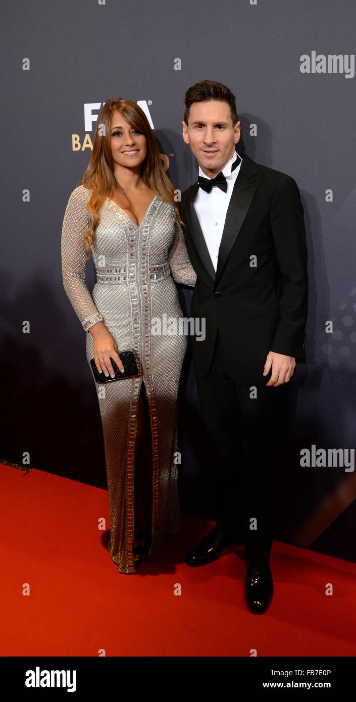 Zürich, Schweiz. 11. Januar 2016. FC Barcelona Lionel Messi (R) von ...