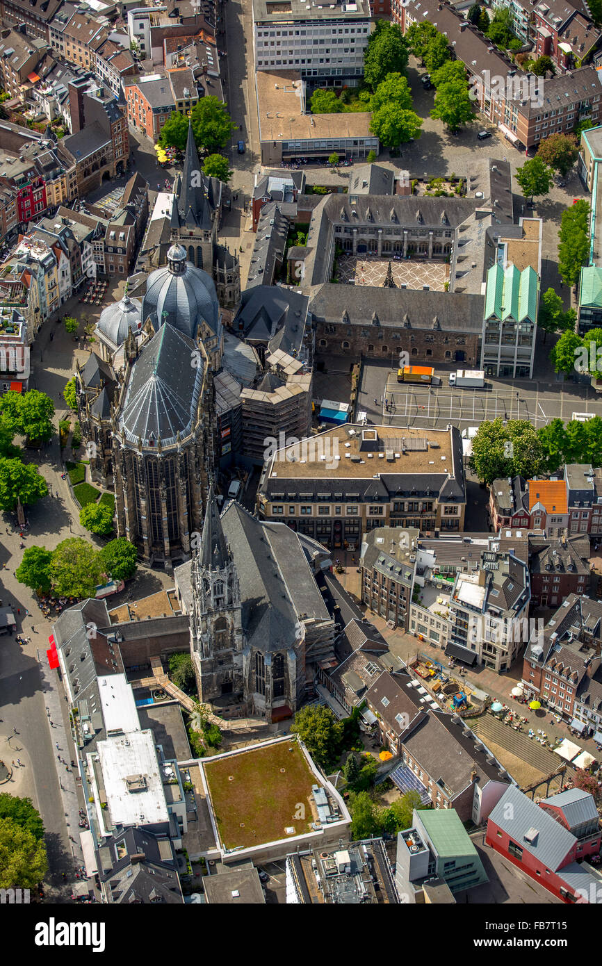 Aachen cathedral with domhof -Fotos und -Bildmaterial in hoher ...