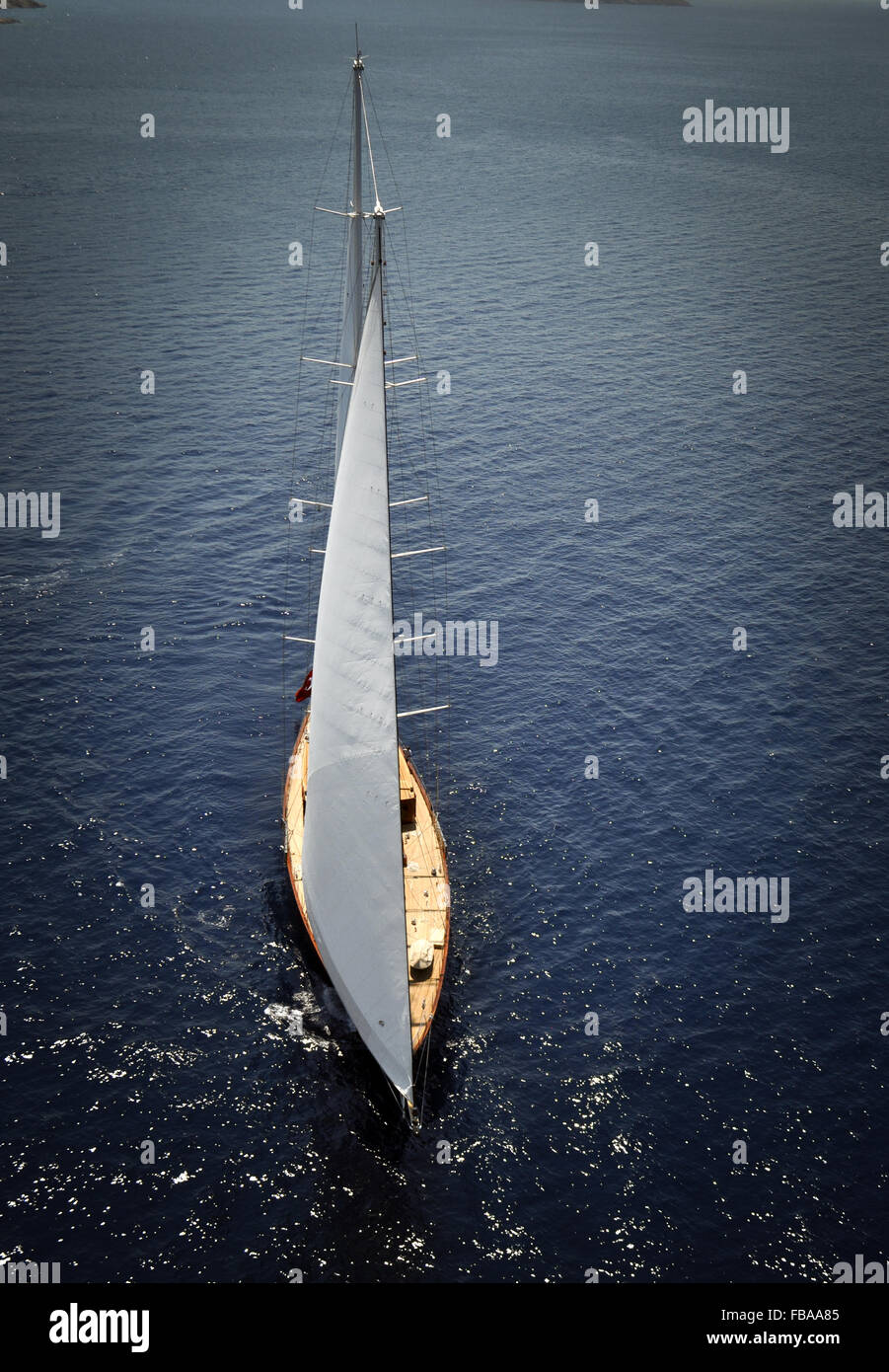 Luxus-Segelboot, das am mittelmeer segelt Stockfotografie - Alamy