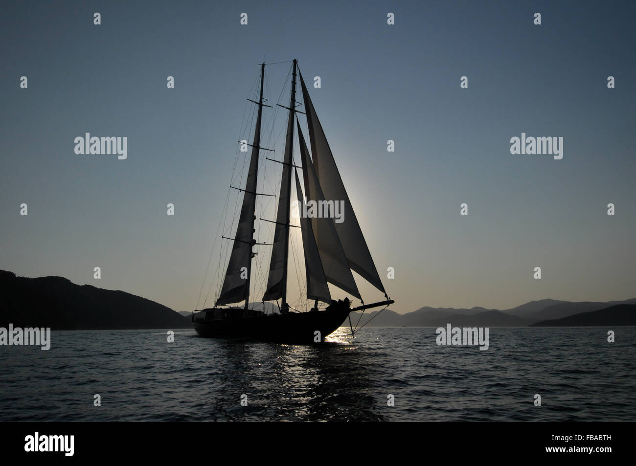 Luxus-Segelboot, das am mittelmeer segelt Stockfotografie - Alamy