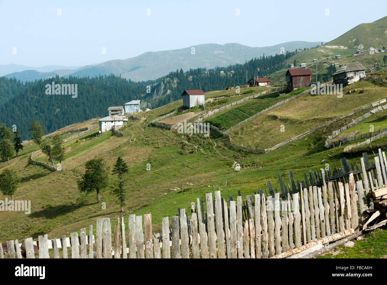 Georgien, Adscharien, bin Goderdzi-Pass, Bauernhäuser Stockfotografie ...