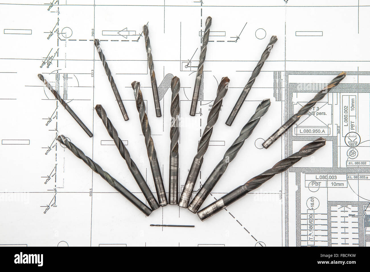 Liegen auf der bauzeichnung -Fotos und -Bildmaterial in hoher Auflösung ...