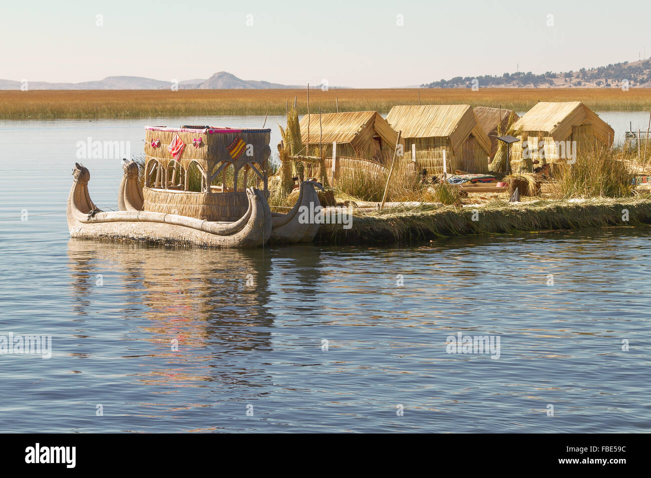 Reed-Boot auf die Insel der Uros. Das sind schwimmende Inseln auf dem ...