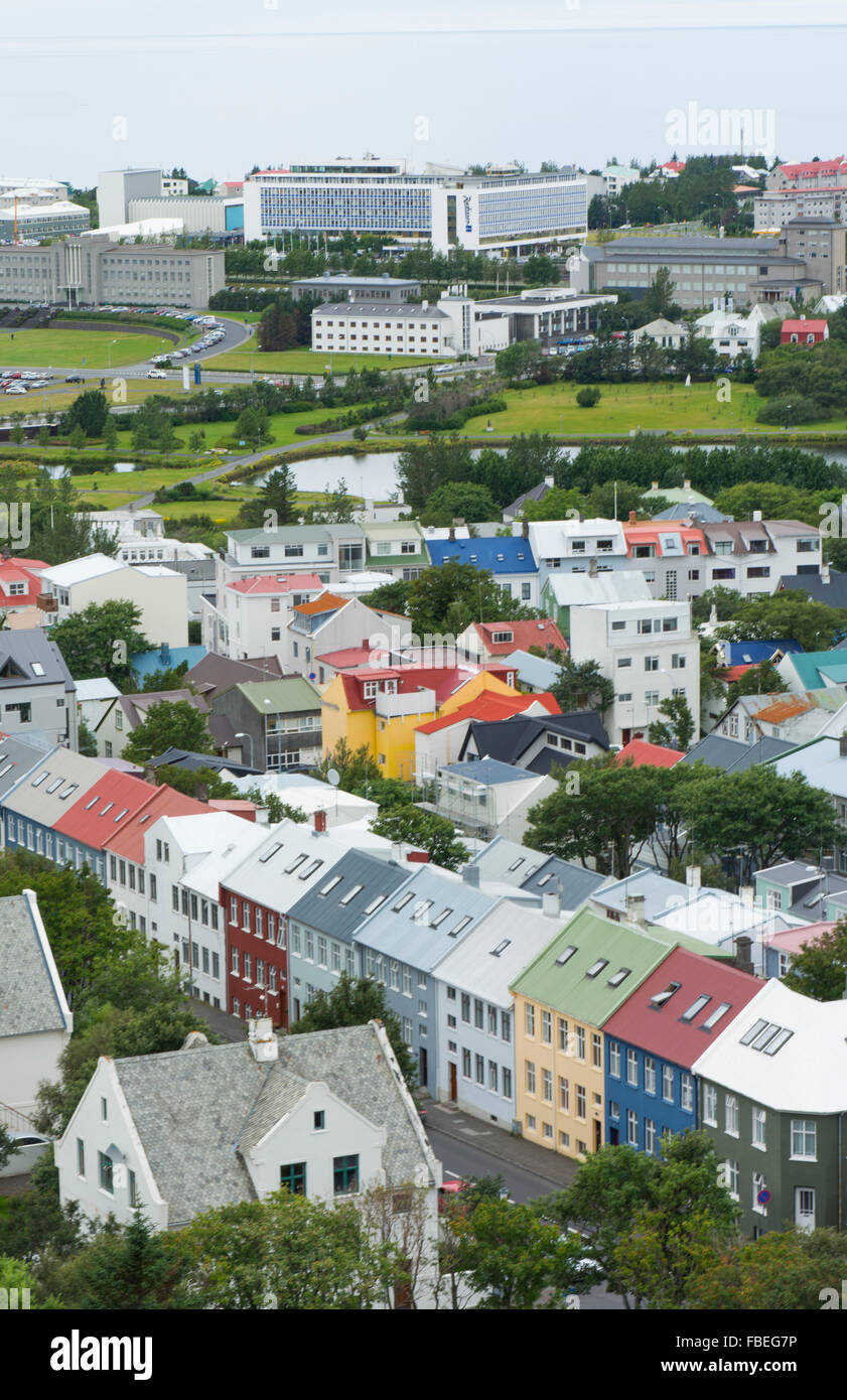 Innenstadt von Reykjavik Island Häuser von oben in Hallgrims-Kirche von ...