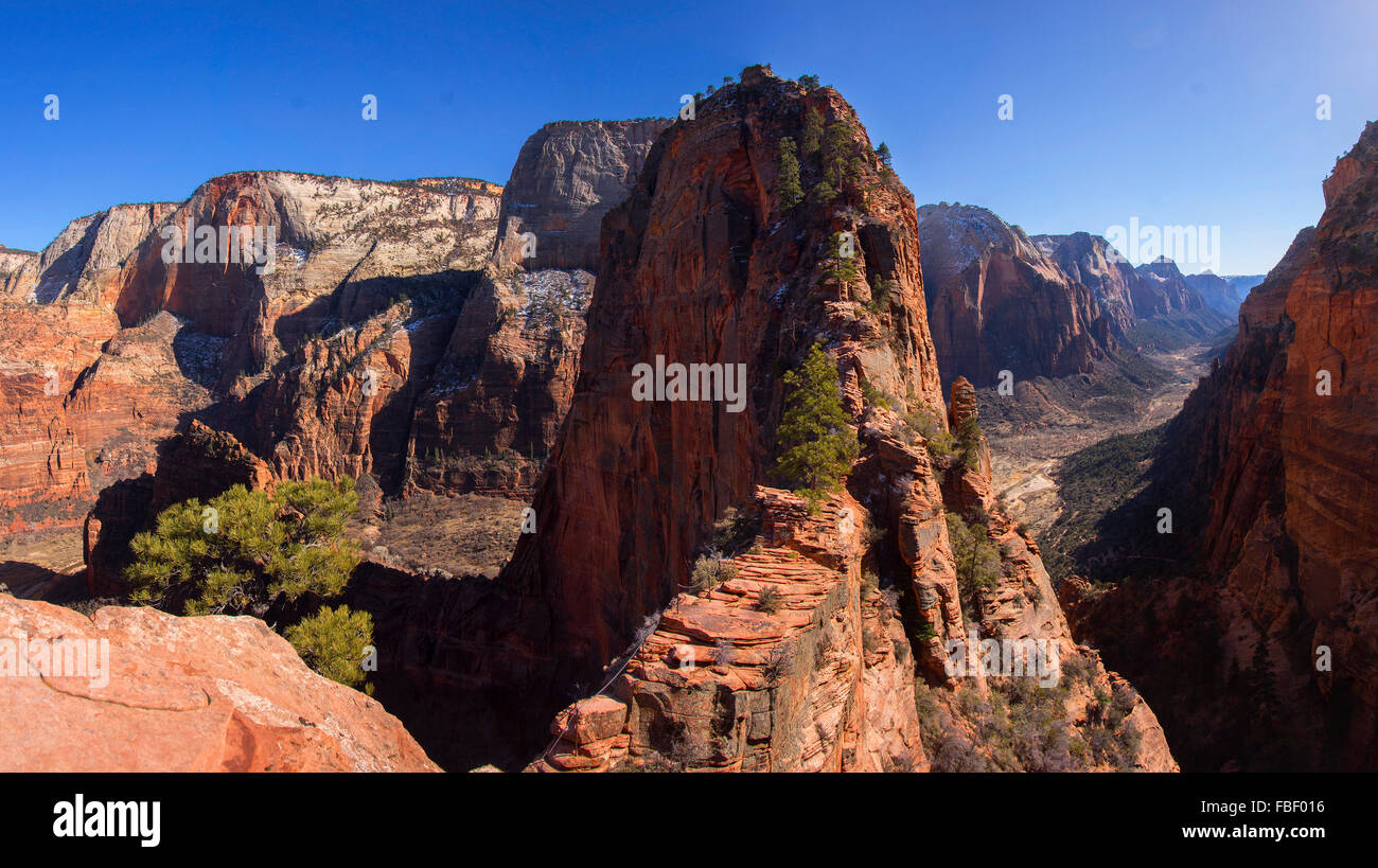Angels landing cliff -Fotos und -Bildmaterial in hoher Auflösung – Alamy