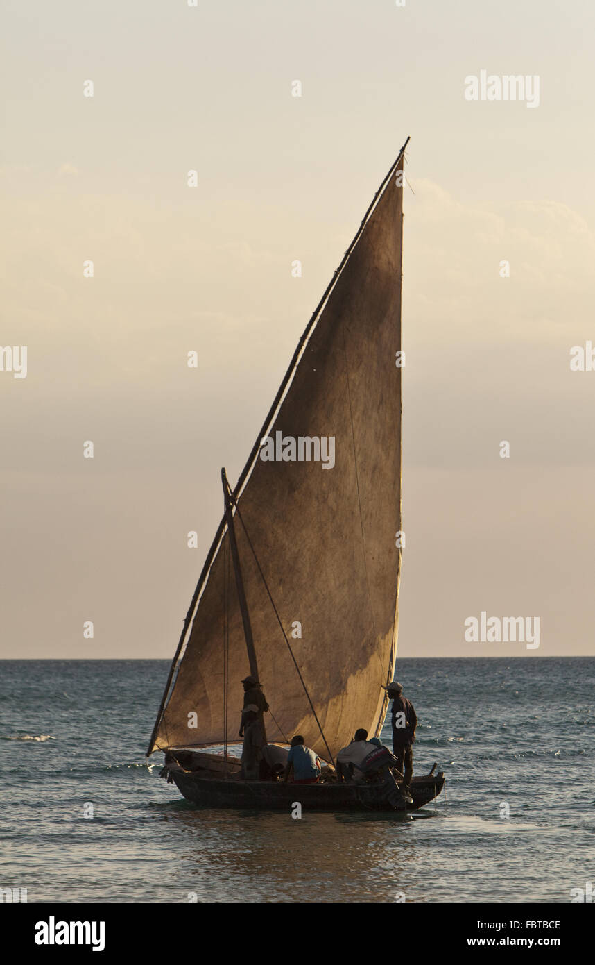 Traditionelles dhau boot -Fotos und -Bildmaterial in hoher Auflösung ...