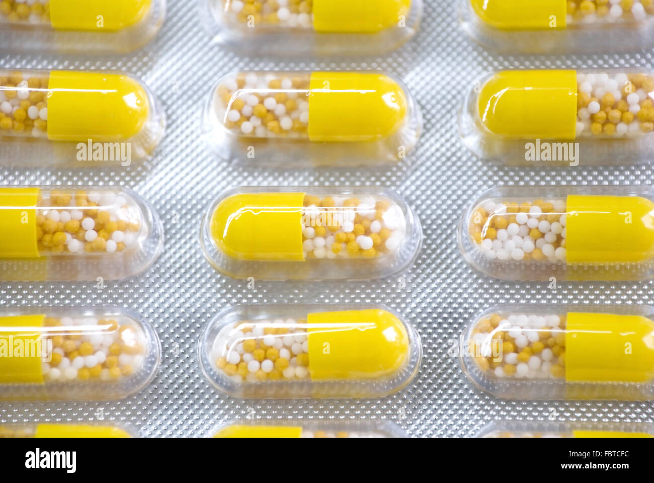 Kapsel vitamin -Fotos und -Bildmaterial in hoher Auflösung – Alamy