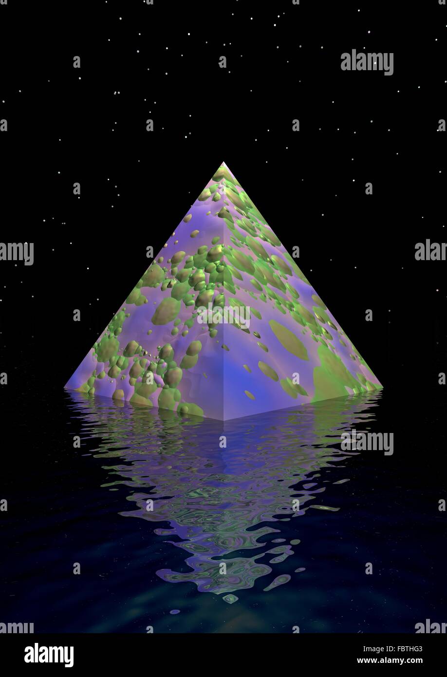 Pyramide und Wasser Stockfotografie - Alamy