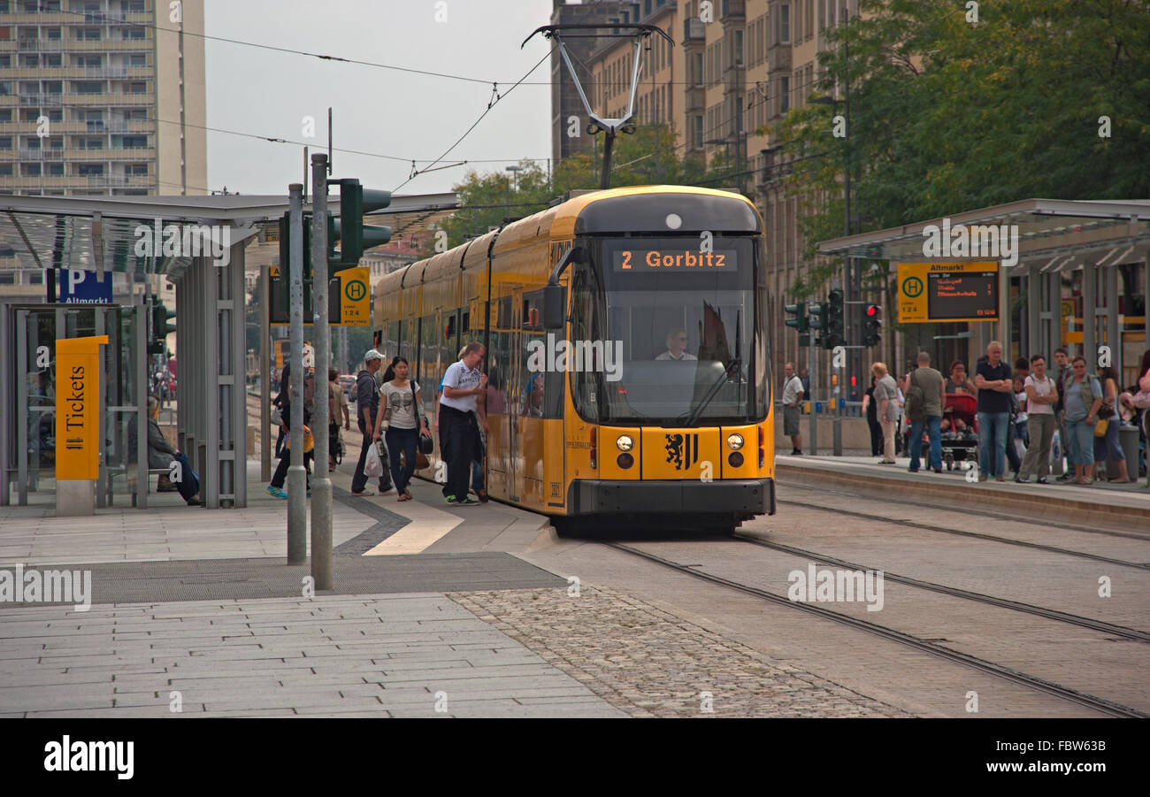 Strassenbahn dresden -Fotos und -Bildmaterial in hoher Auflösung – Alamy