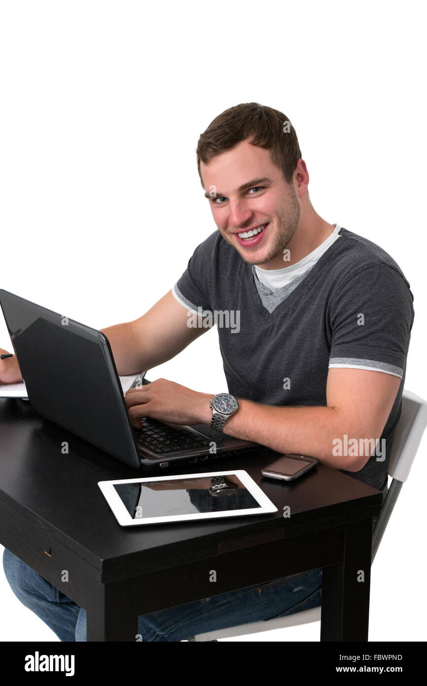 Am pc arbeiten -Fotos und -Bildmaterial in hoher Auflösung – Alamy