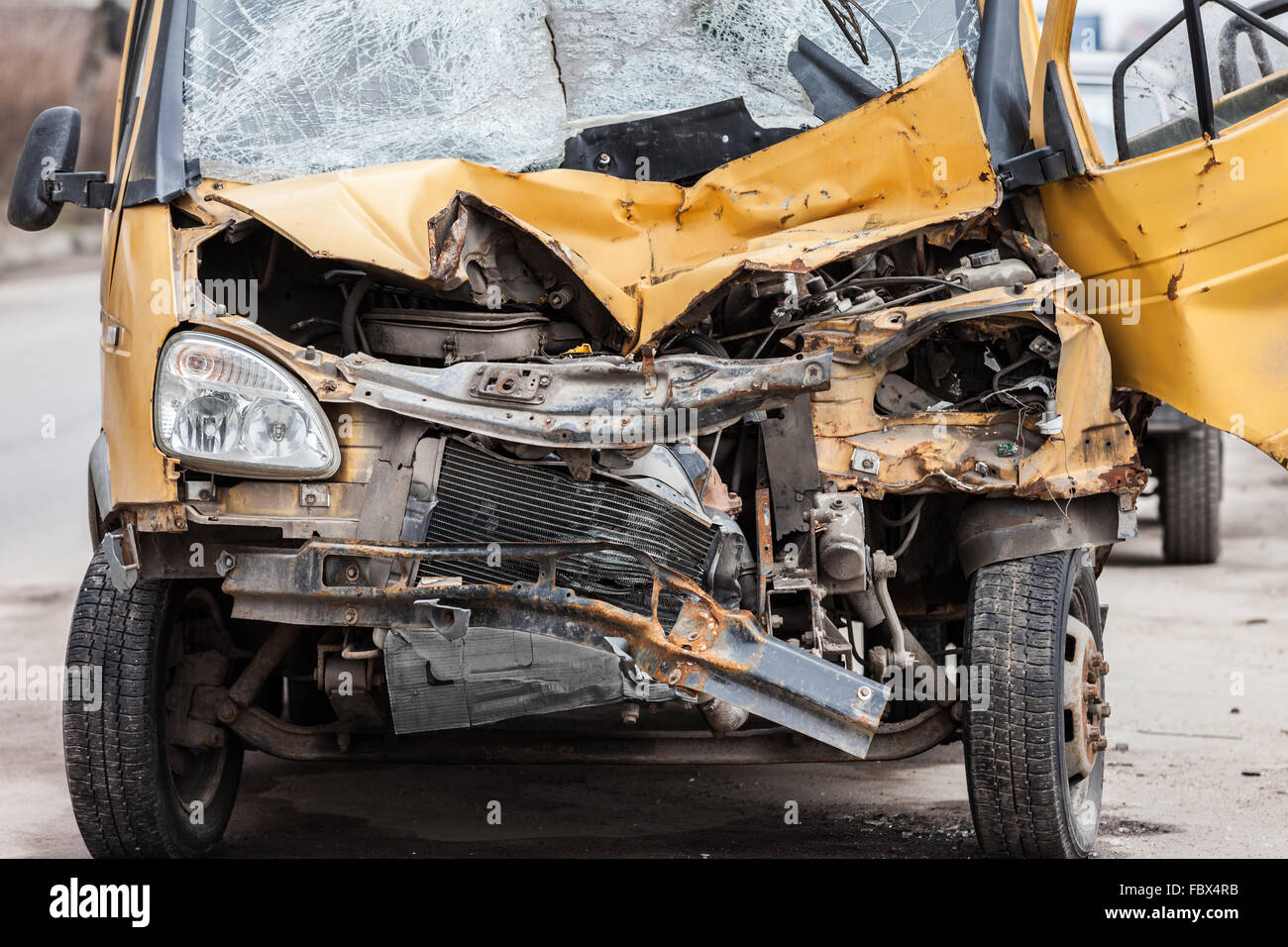 Windscreen car broken -Fotos und -Bildmaterial in hoher Auflösung – Alamy