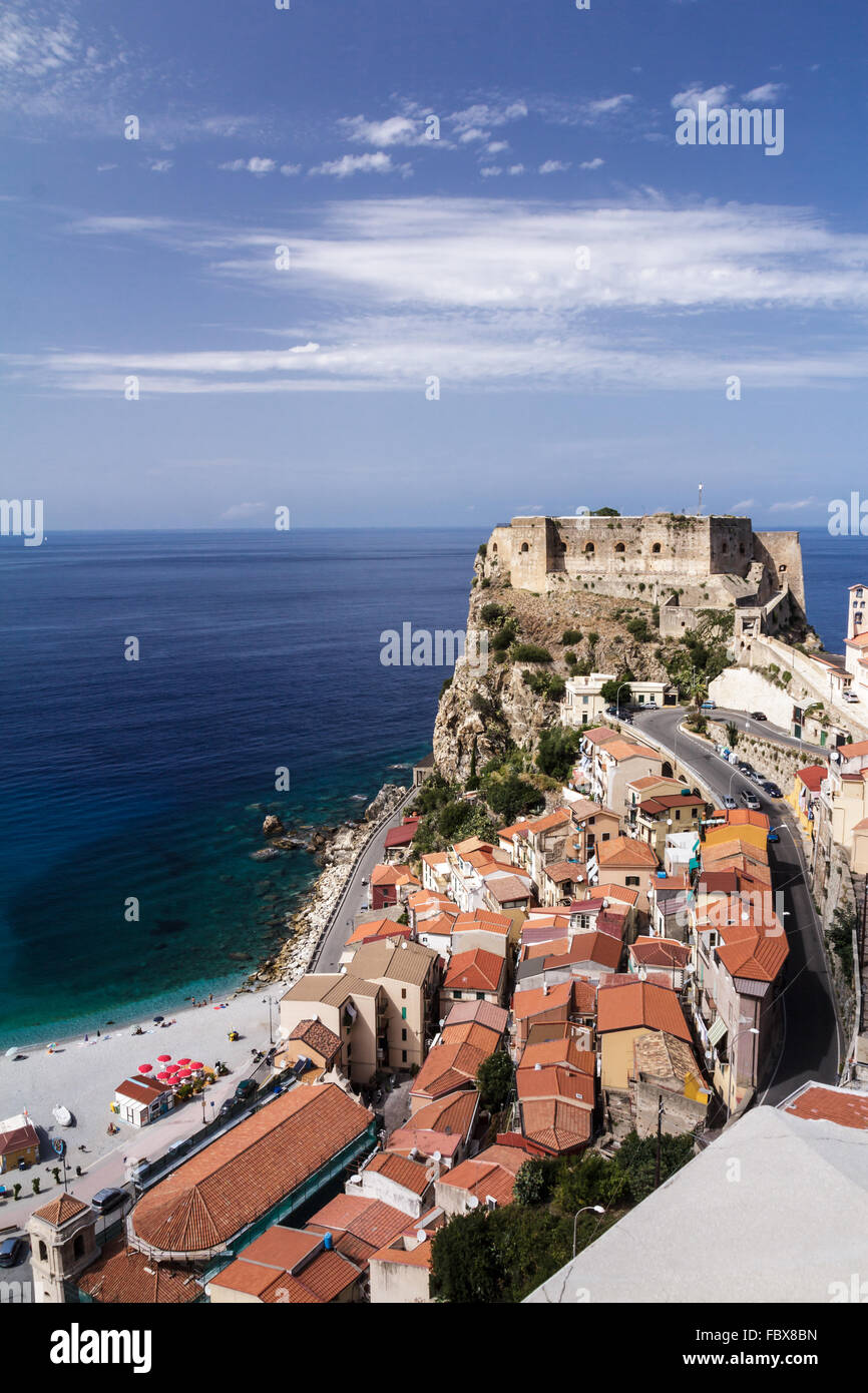 Scilla italy -Fotos und -Bildmaterial in hoher Auflösung – Alamy