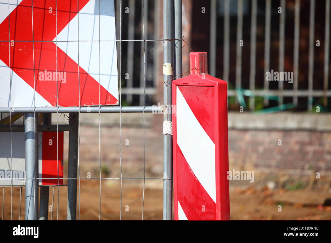 Zeichen unterzeichnen umweg -Fotos und -Bildmaterial in hoher Auflösung ...