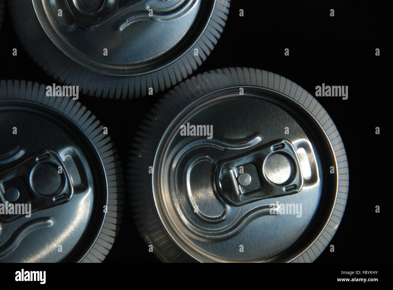 Runde dosen -Fotos und -Bildmaterial in hoher Auflösung – Alamy