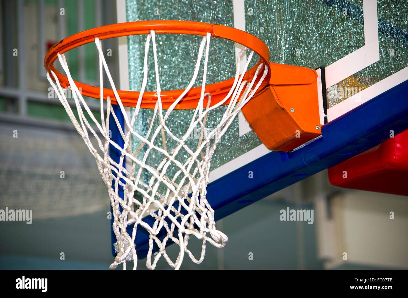 Basketball ring mit einem gitter -Fotos und -Bildmaterial in hoher ...