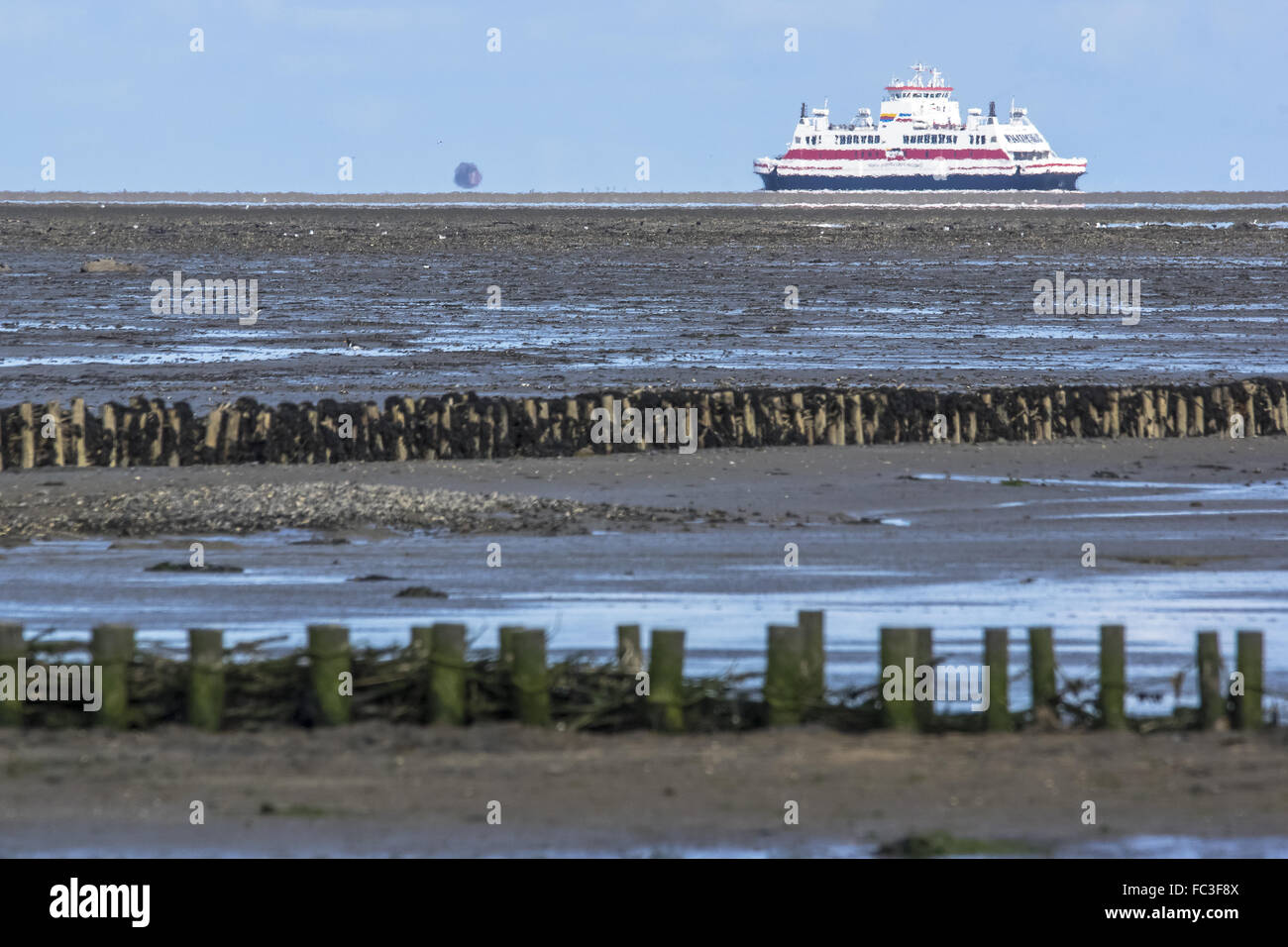 Schiff im wattenmeer -Fotos und -Bildmaterial in hoher Auflösung – Alamy