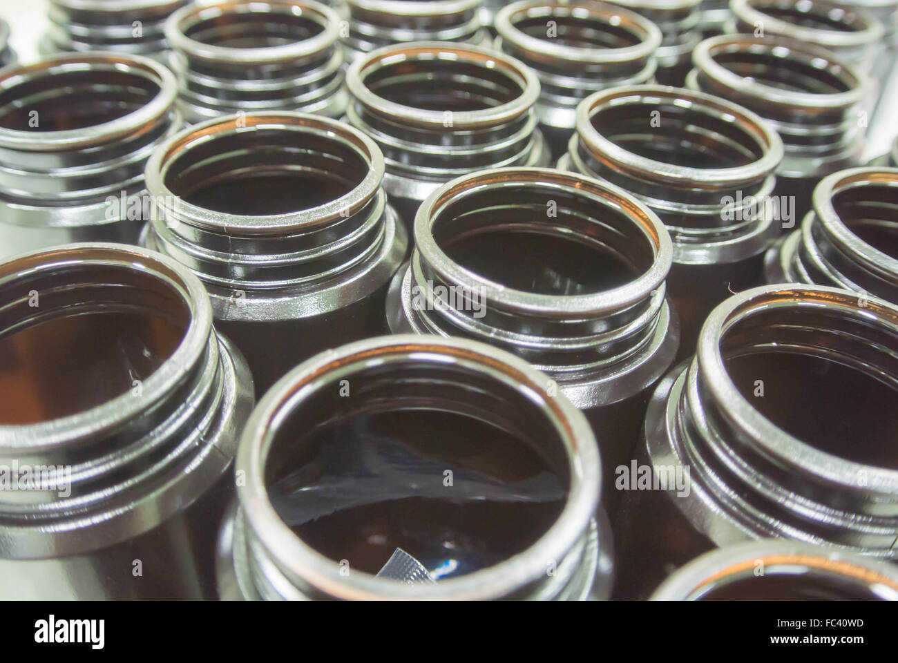 HDPE-Flaschen in Medizin oder Ergänzung Fabrik-Menufacturing-Prozess ...