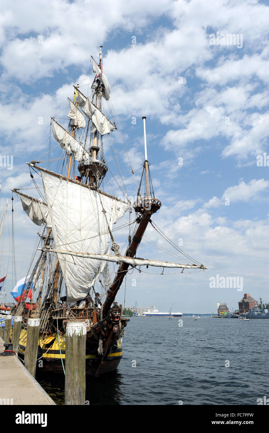 Kanonenboot replik -Fotos und -Bildmaterial in hoher Auflösung – Alamy