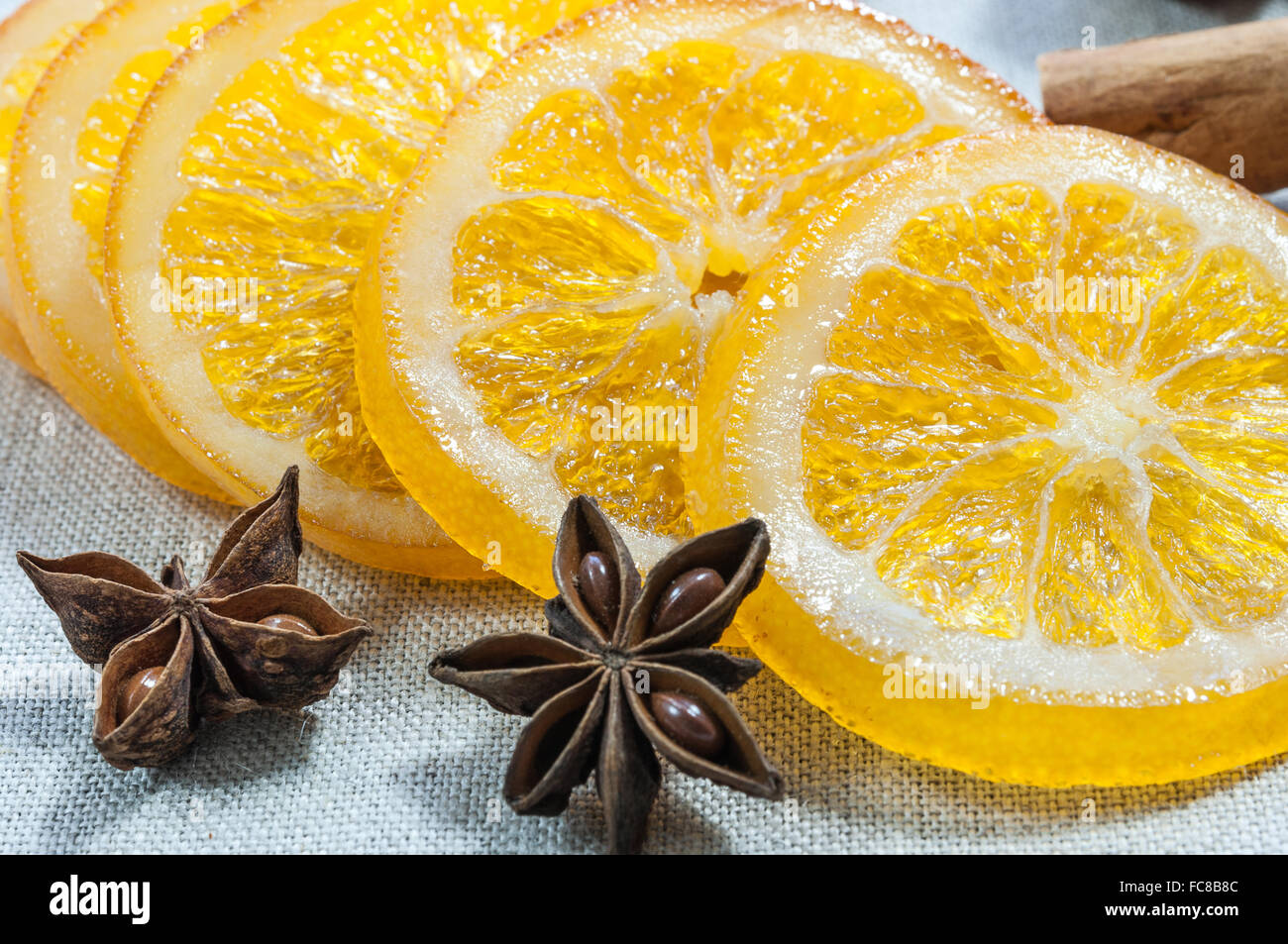 Dried orange slices -Fotos und -Bildmaterial in hoher Auflösung – Alamy