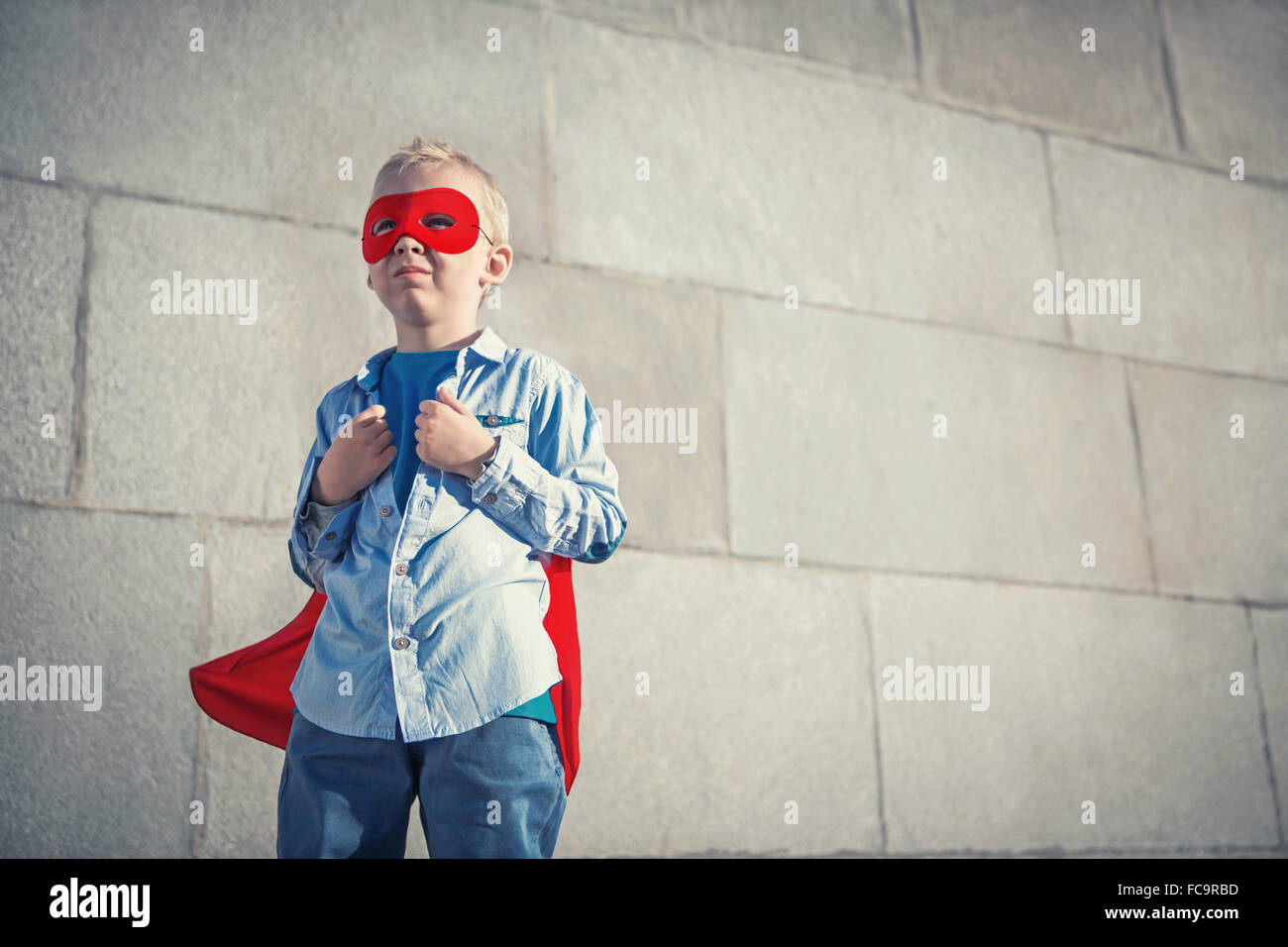 Jungs helden -Fotos und -Bildmaterial in hoher Auflösung – Alamy