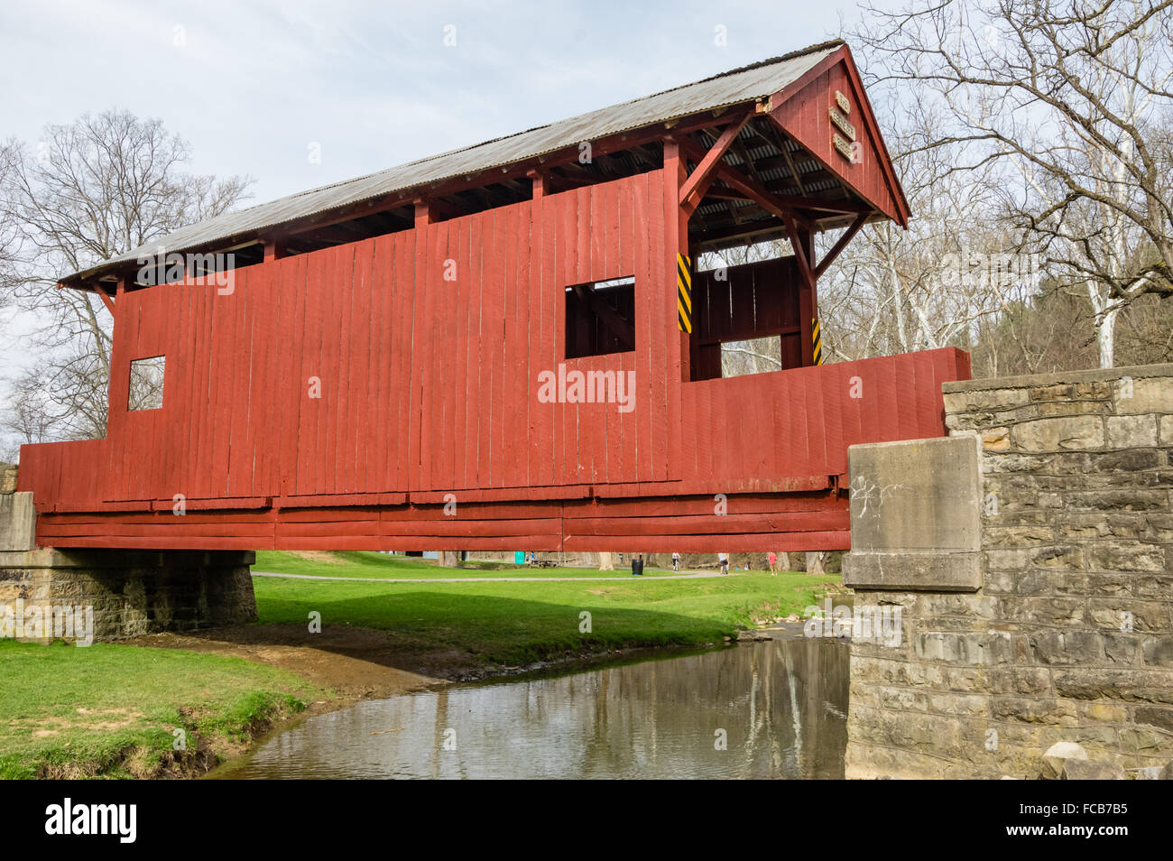 Die Ebenezer Covered Bridge nutzt eine Queenpost Design und wurde im ...