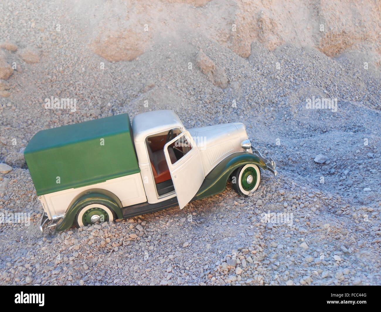 Alter lkw motor -Fotos und -Bildmaterial in hoher Auflösung – Alamy