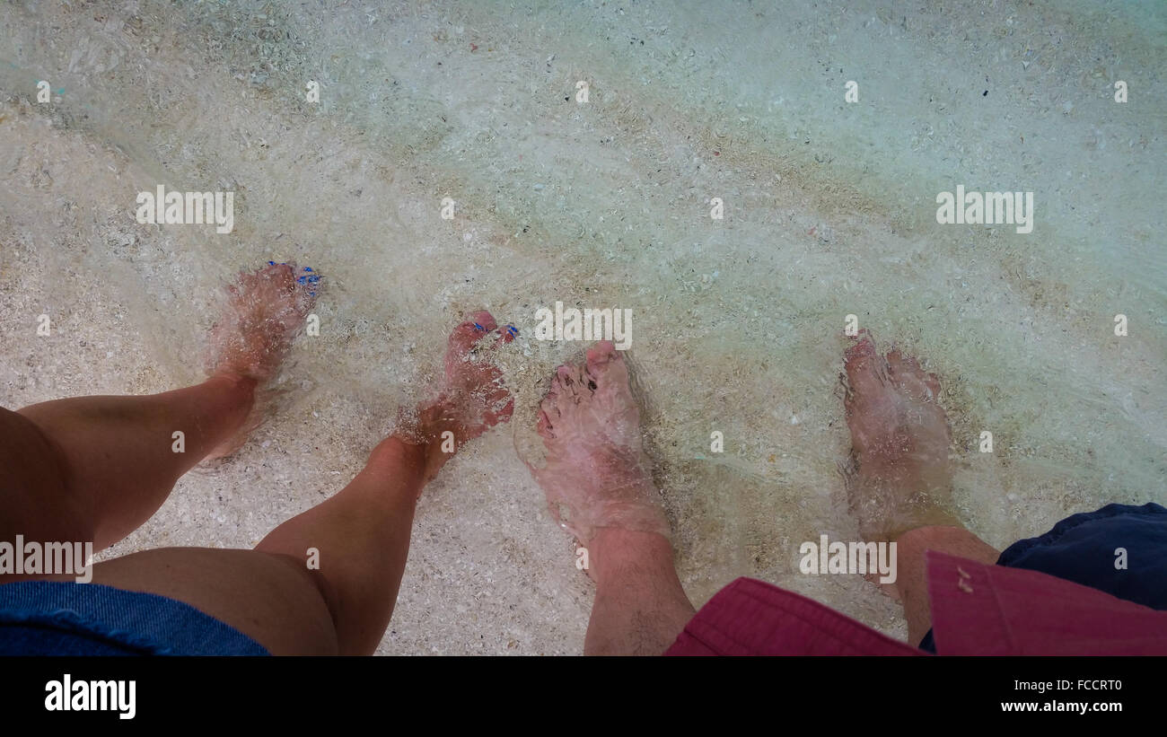 Barfuss auf dem sand -Fotos und -Bildmaterial in hoher Auflösung – Alamy