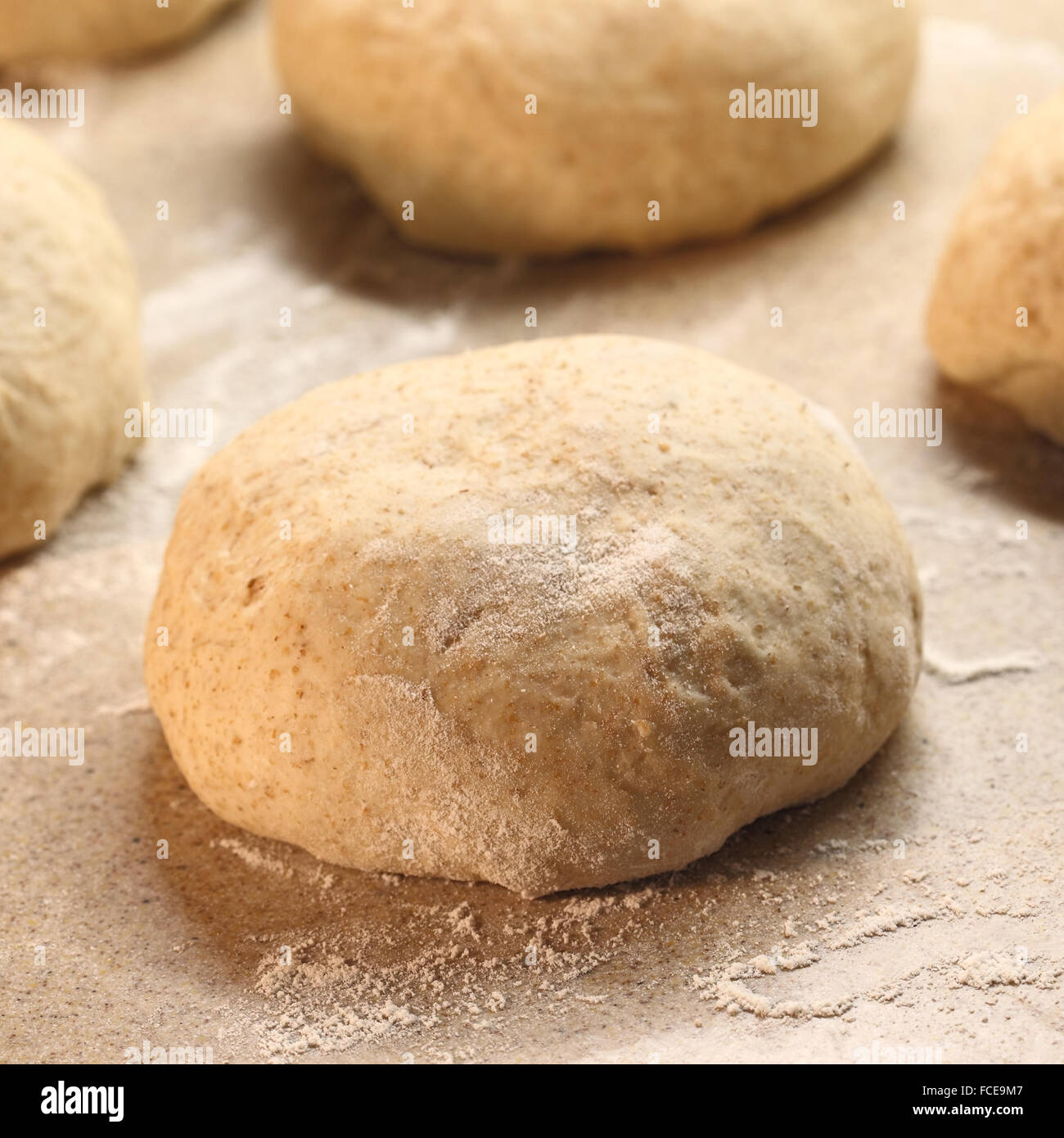 Pizza pizzateig -Fotos und -Bildmaterial in hoher Auflösung – Alamy