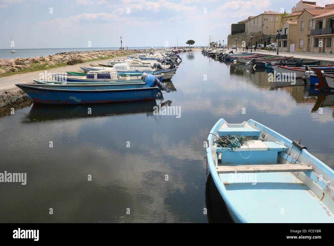 Meze france -Fotos und -Bildmaterial in hoher Auflösung – Alamy