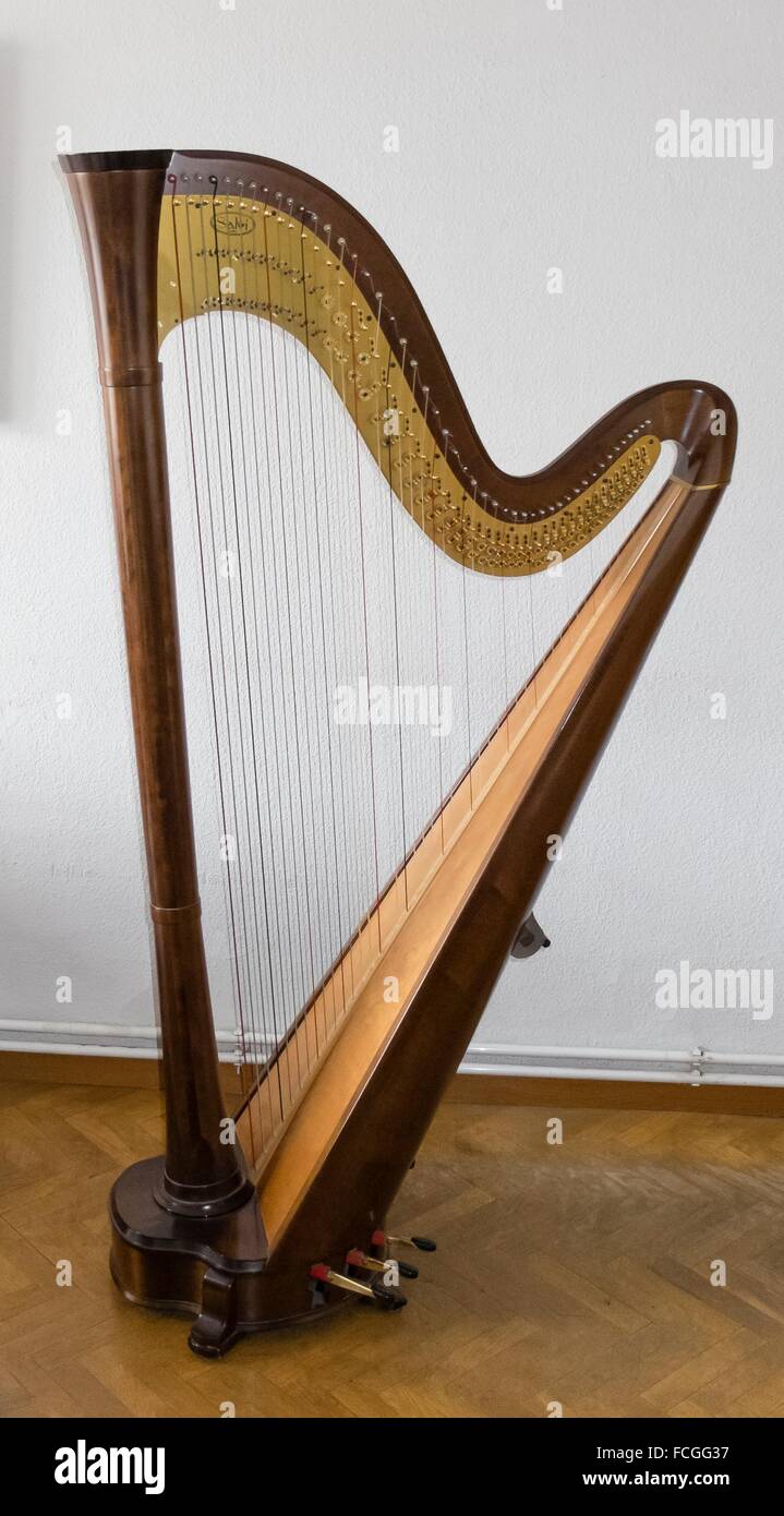 Eine harfe -Fotos und -Bildmaterial in hoher Auflösung – Alamy