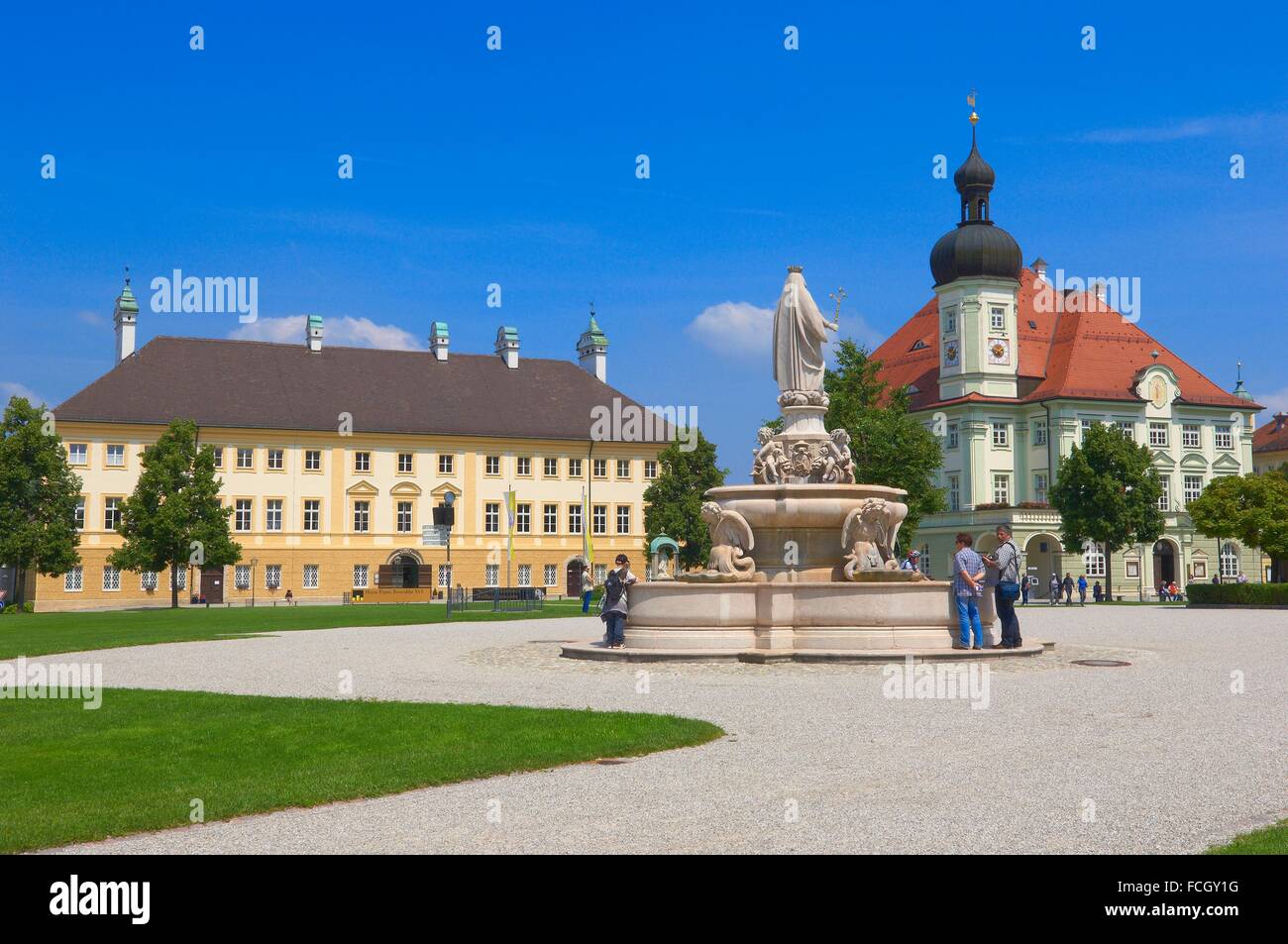 Deutschland Bayern Altoetting Kapellplatz Stockfotos und -bilder Kaufen ...