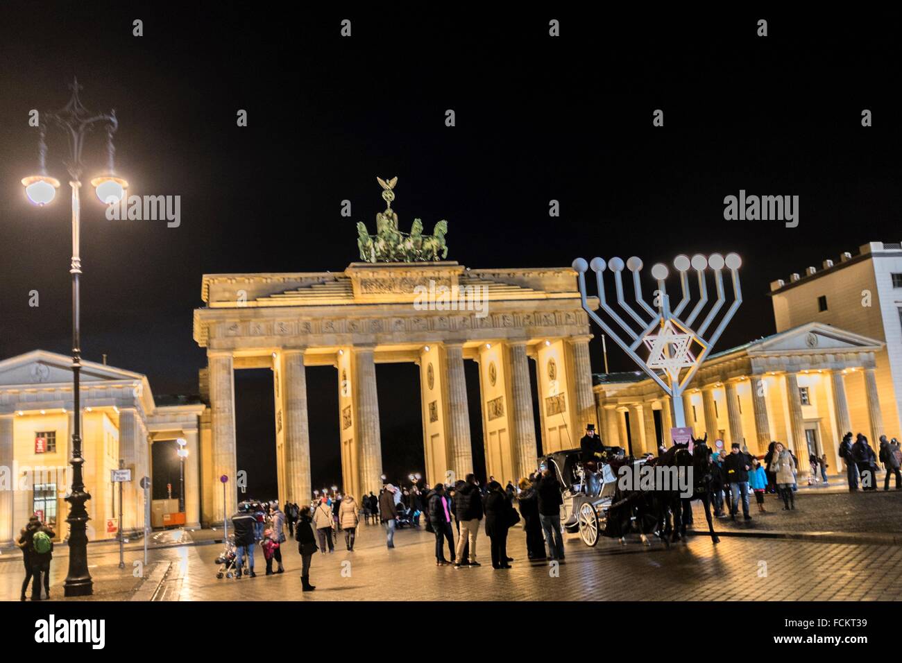 Europa, Deutschland, Berlin, The Brandenburg Gate Deutsch ...