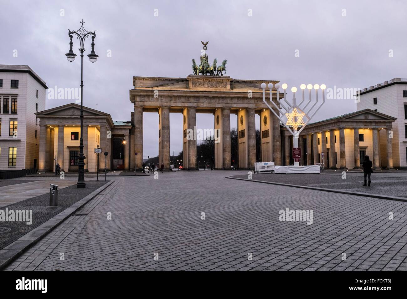 Europa, Deutschland, Berlin, The Brandenburg Gate Deutsch ...