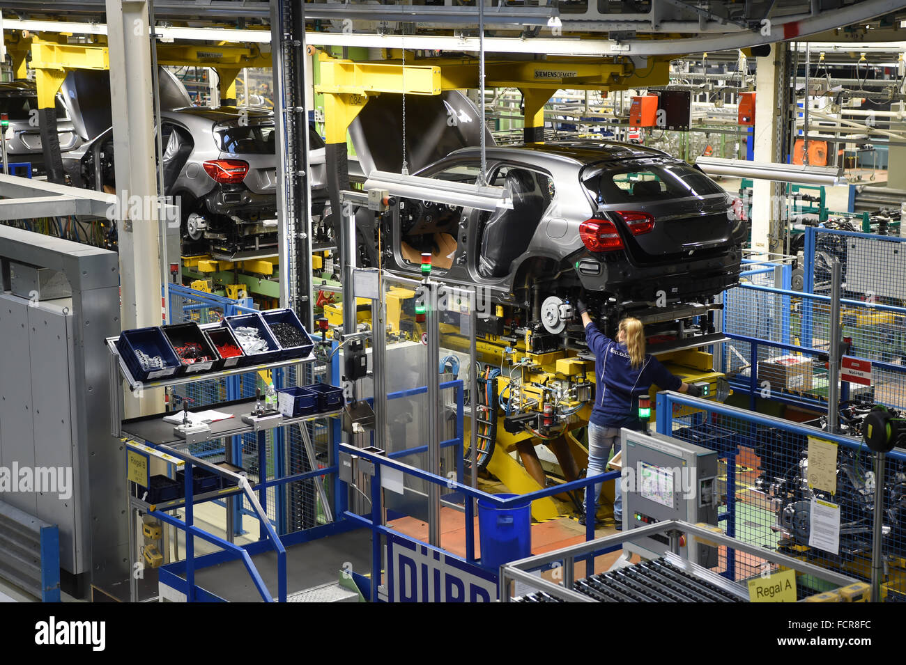 Rastatt, Deutschland. 22. Januar 2016. Mercedes Benz A Klasse und GLA ...