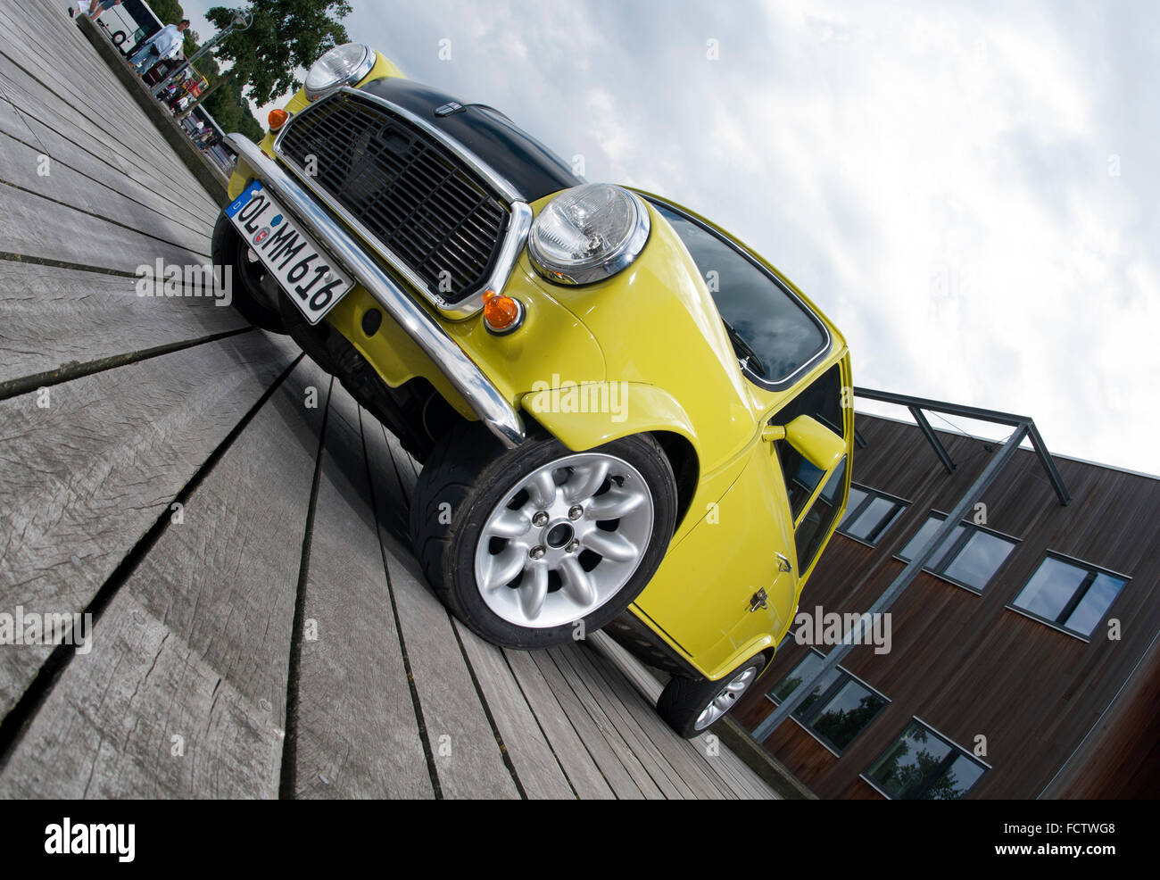Mr bean car -Fotos und -Bildmaterial in hoher Auflösung – Alamy