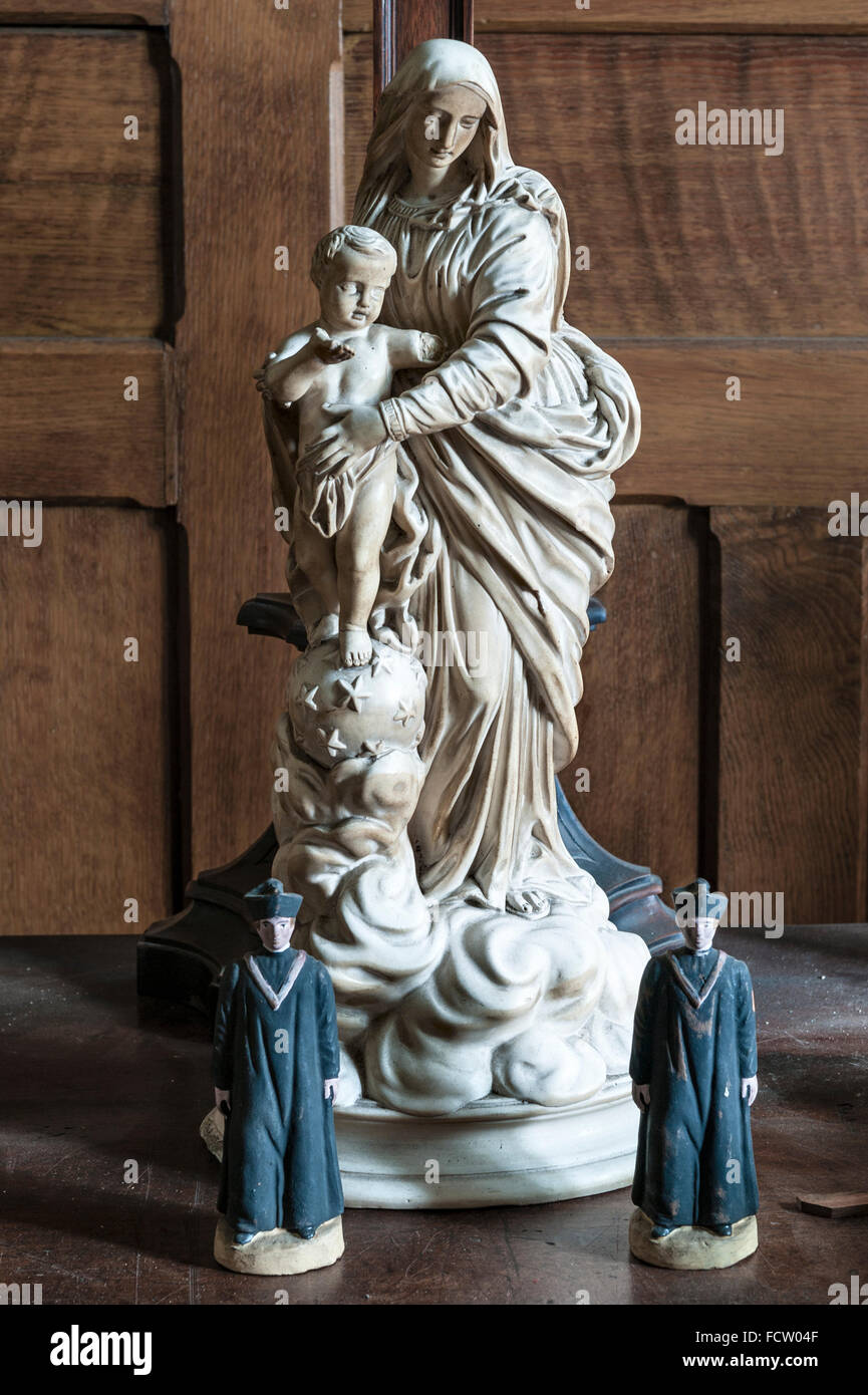 Statue des katholischen priesters -Fotos und -Bildmaterial in hoher Auflösung – Alamy