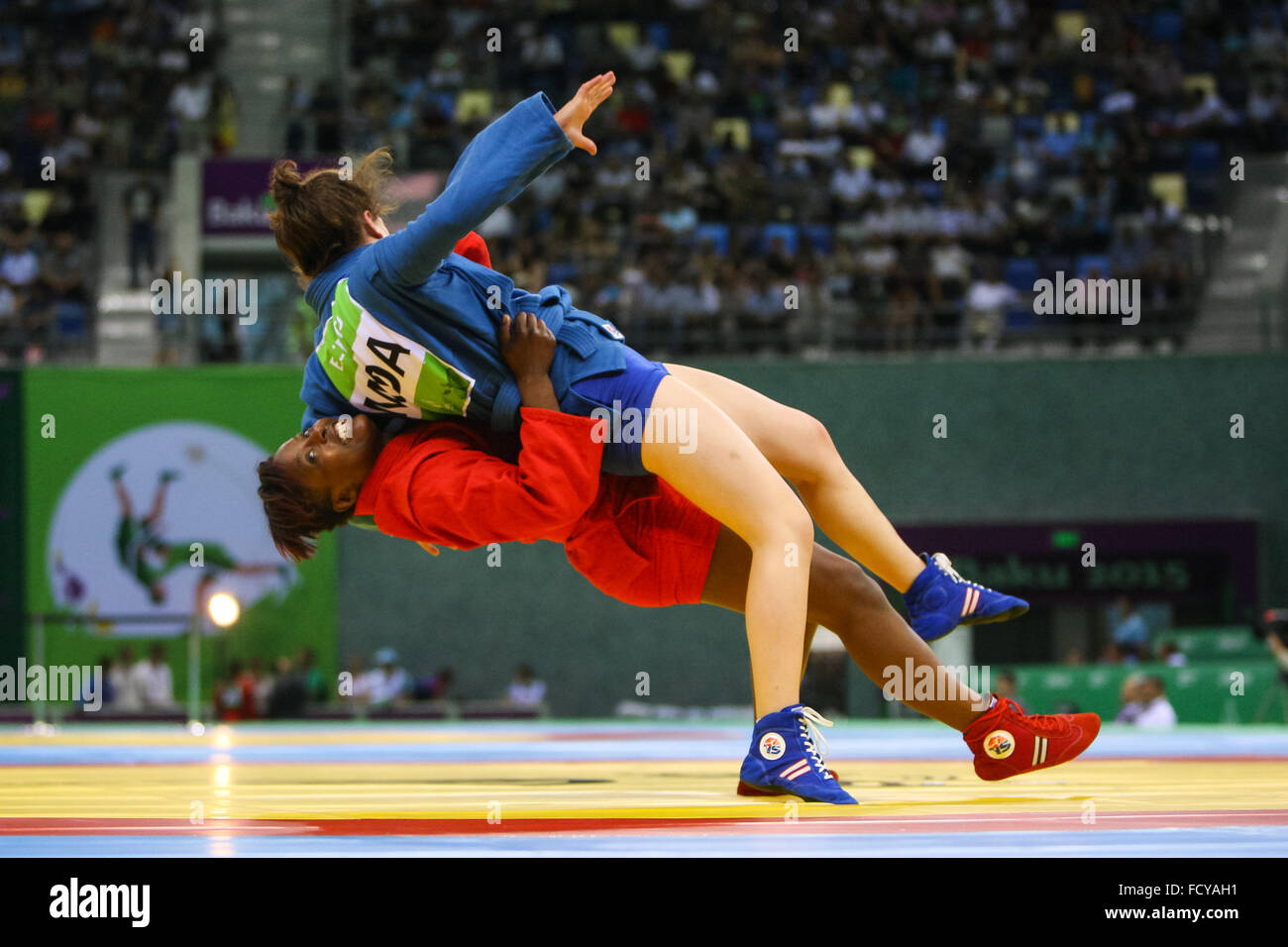 Sarah Loko (FRA, rot) Vs Ecaterina Cretu (MDA, blau). Bronze Medal ...