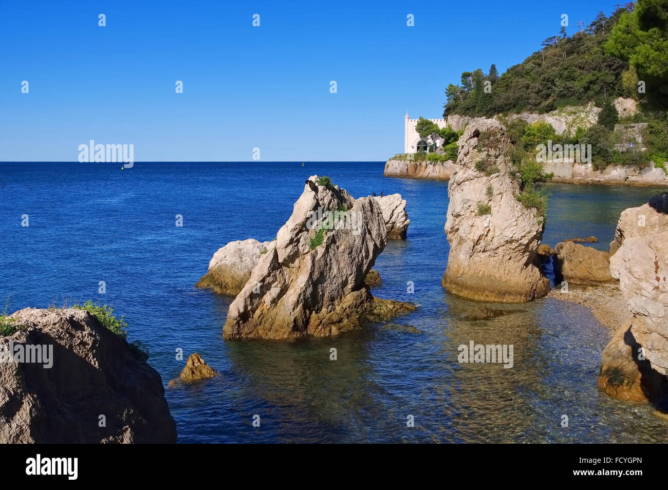 Strand von Miramare Bei Triest - Miramare Beach in der Nähe von Triest ...