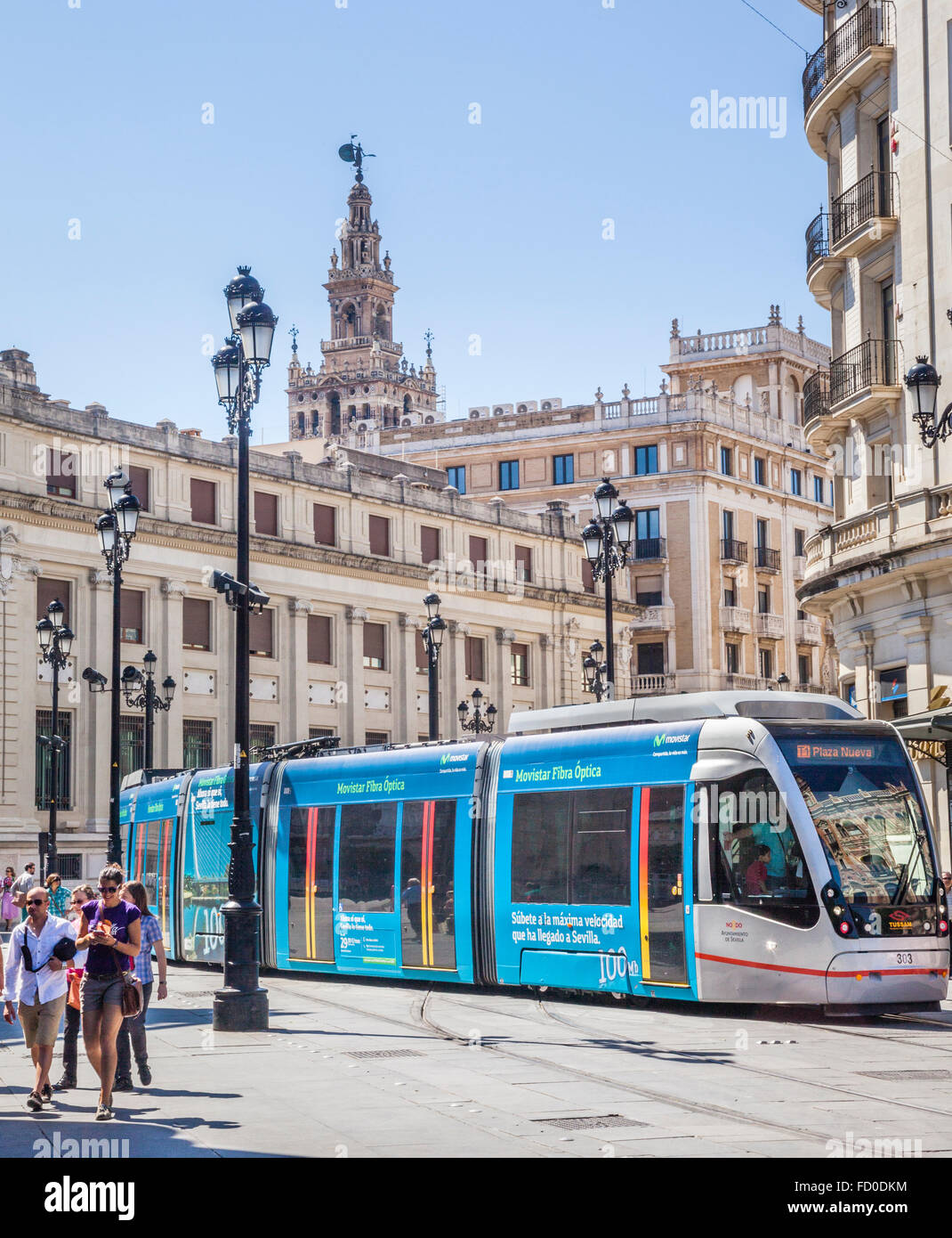 Sevilla Straßenbahn Stockfotos und -bilder Kaufen - Alamy