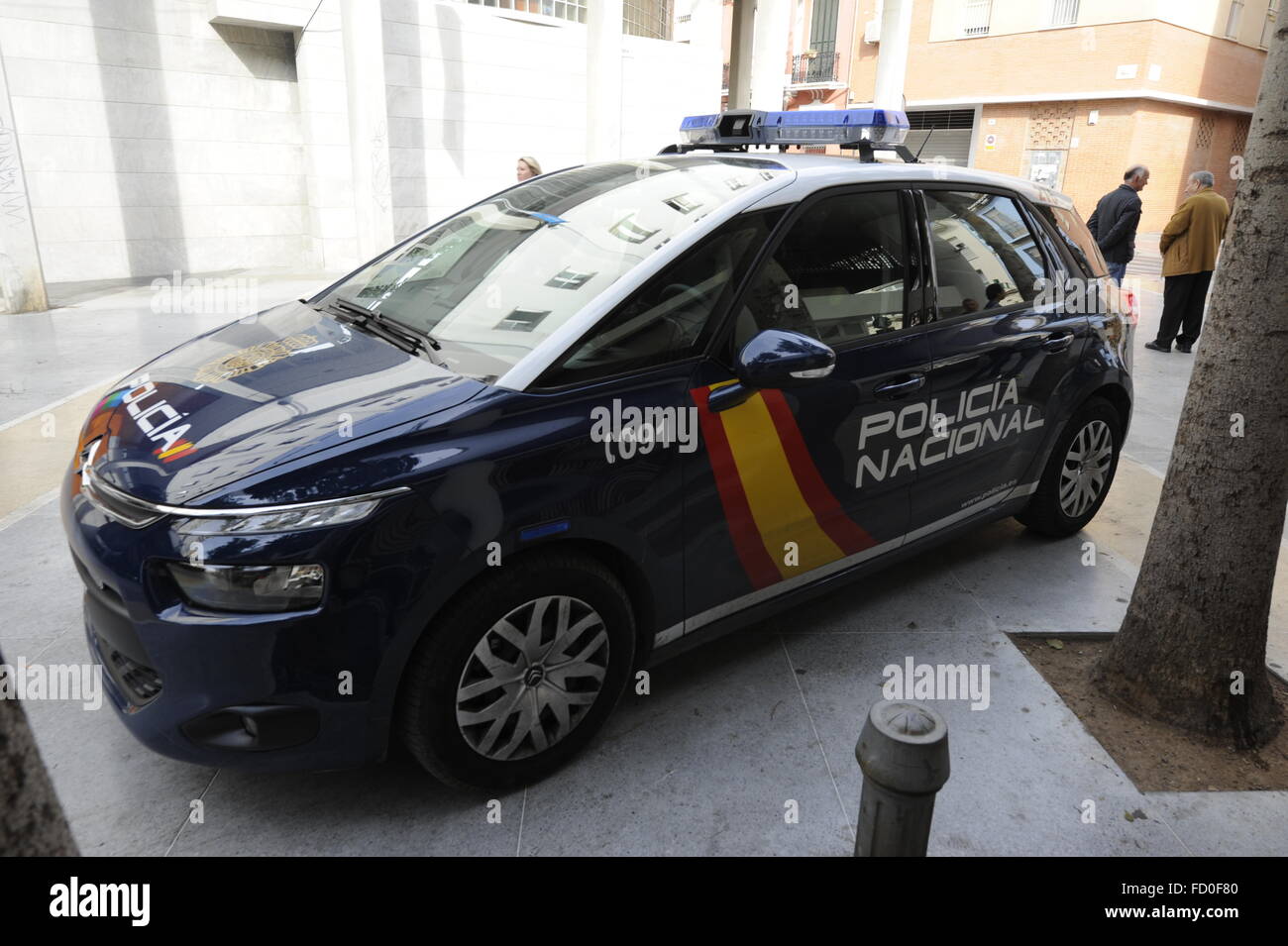 Spanisches polizeiauto -Fotos und -Bildmaterial in hoher Auflösung – Alamy