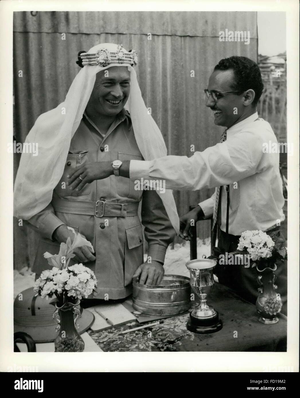 1968 - arabischer Ritter; Sir Frederick Crawford, britischer Gouverneur ...