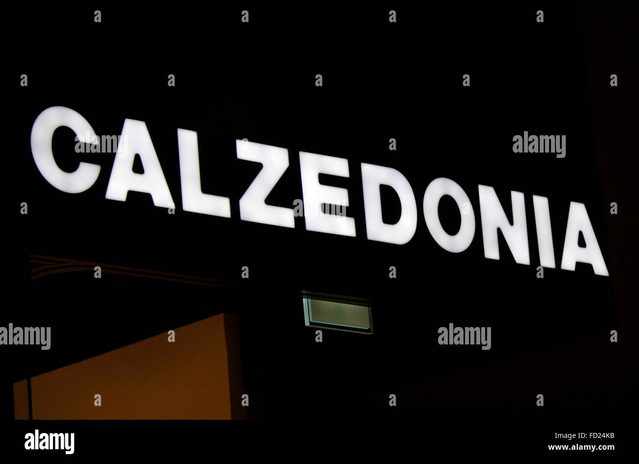 Calzedonia logo -Fotos und -Bildmaterial in hoher Auflösung – Alamy