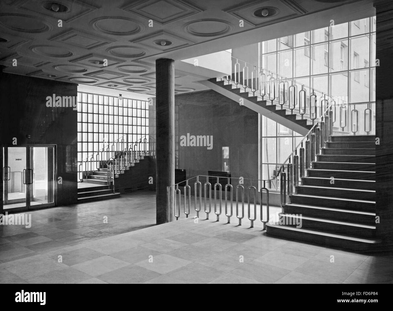 Treppenhaus im Funkhaus in Wien, 1938 Stockfotografie - Alamy